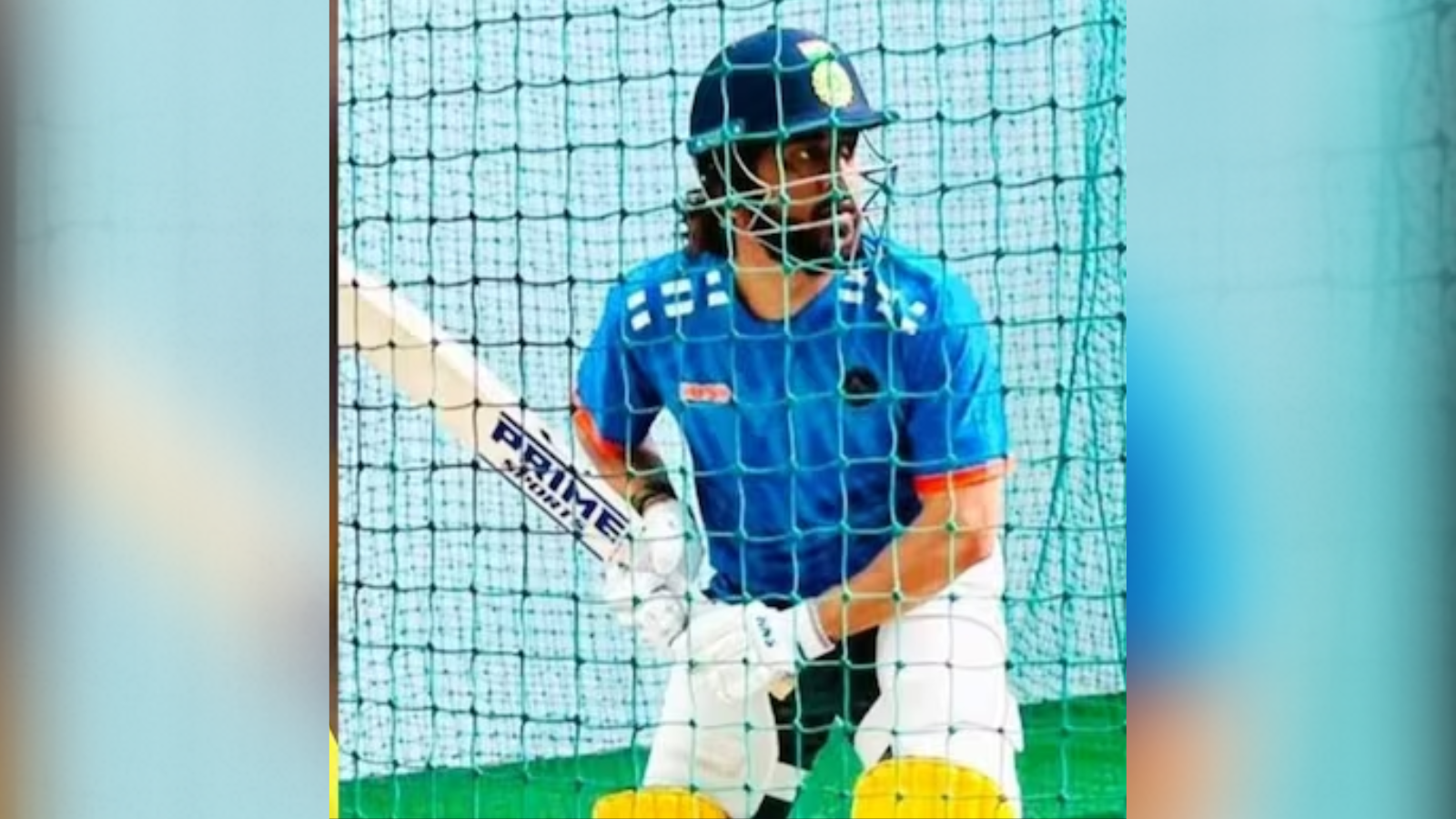 MS Dhoni Unique Bat Sticker: A Symbol of Loyalty and Camaraderie Ahead ...